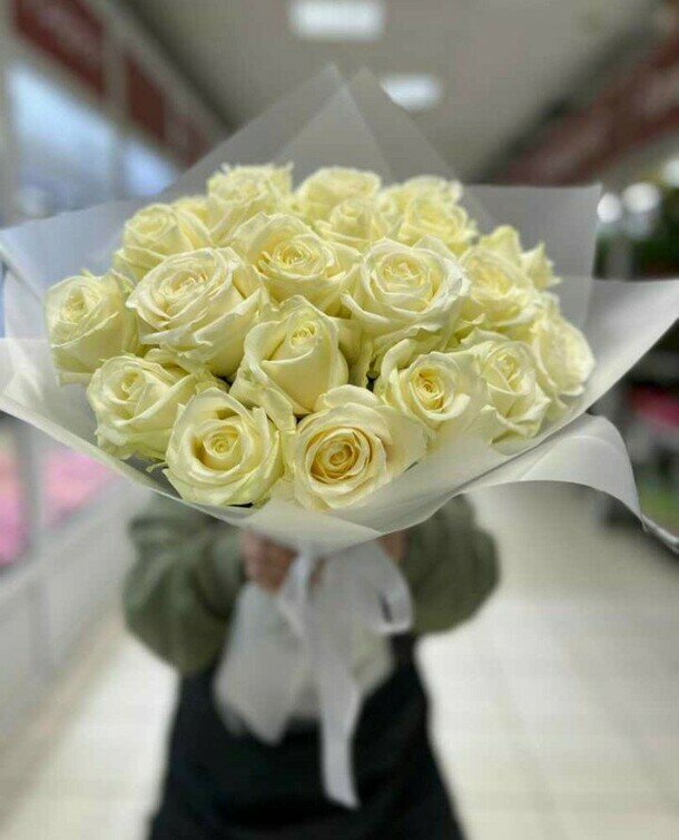 Букет Well Flowers "21 роза в матовой упаковке", круглый, высота 50 см, свежий букет цветов