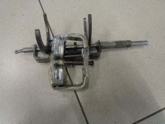 Вилка переключения передач от Volkswagen Golf 4 1997-2006