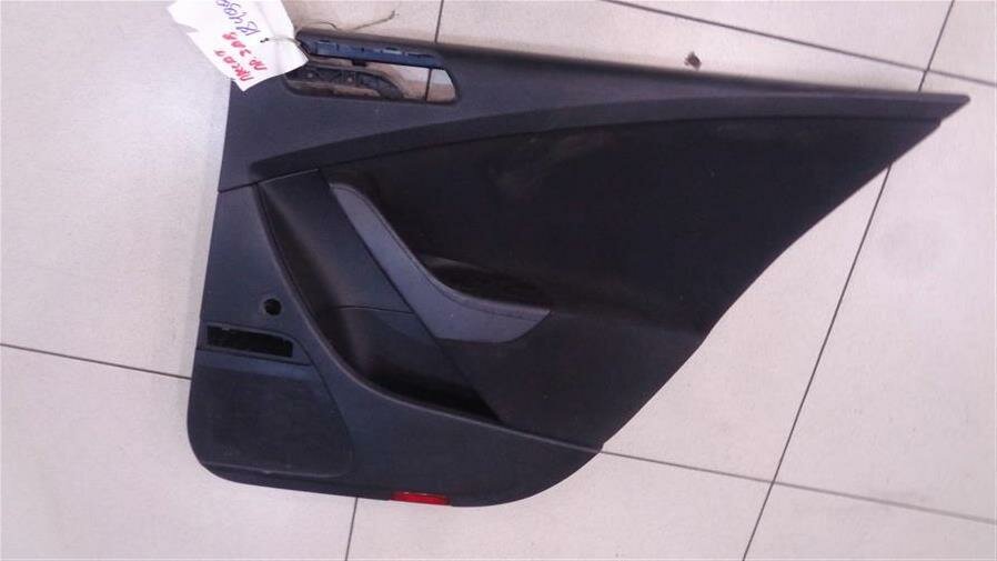 Обшивка двери задней правой от Volkswagen Passat B6 2005-2010
