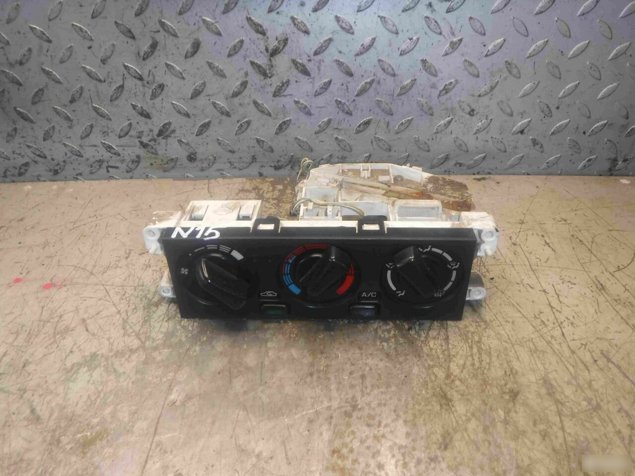Блок управления отопителем Nissan Almera N15 (1995—2000) 275101N701