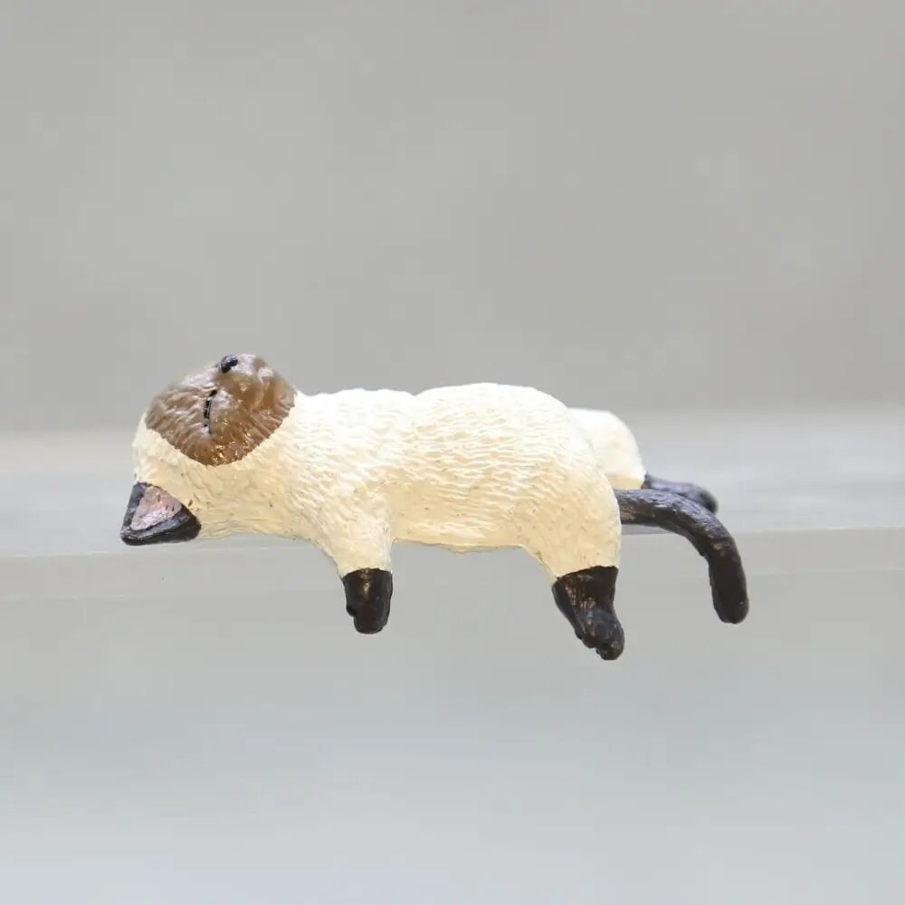 Фигурки кошек с краем WEEDDIE