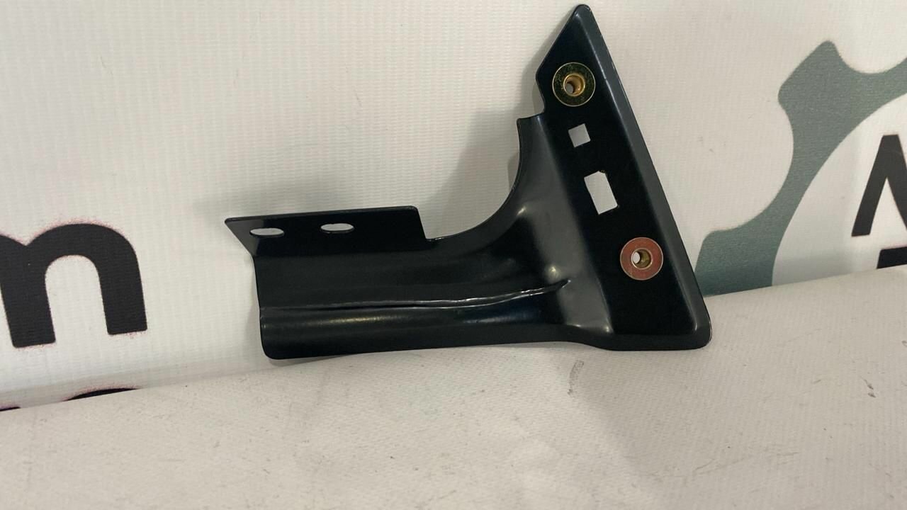 Кронштейн крыла левого VW Polo 6 2020-2022