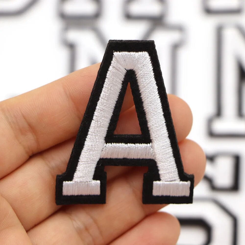 Вышитые нашивки с буквами алфавита Черный, A