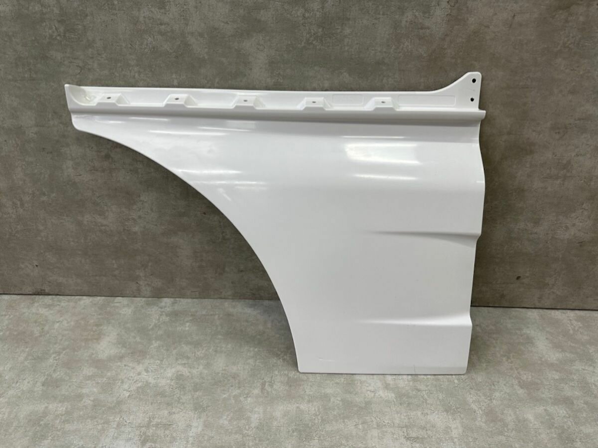 Накладка двери правая Man