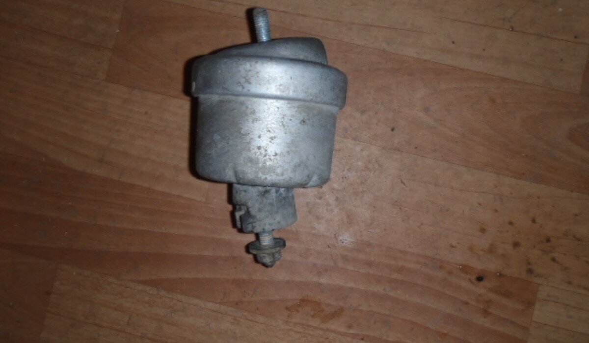 Опора двигателя Vectra B Opel