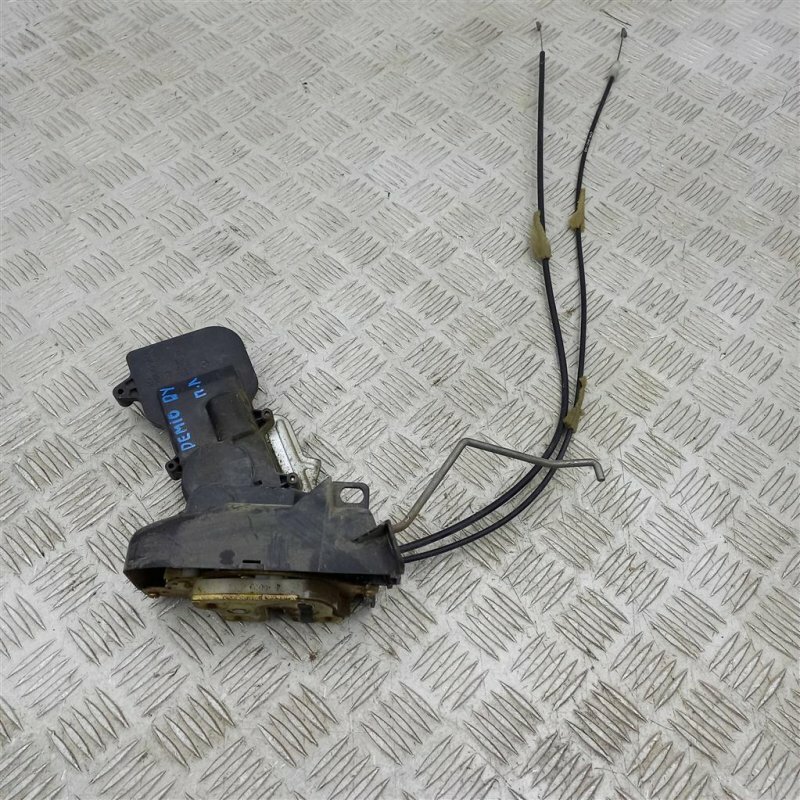 Б/У Замок двери передней левой Mazda Demio 2 DY / Мазда Демио 2 DY 1.3 ZJ 91 Л.С 2003