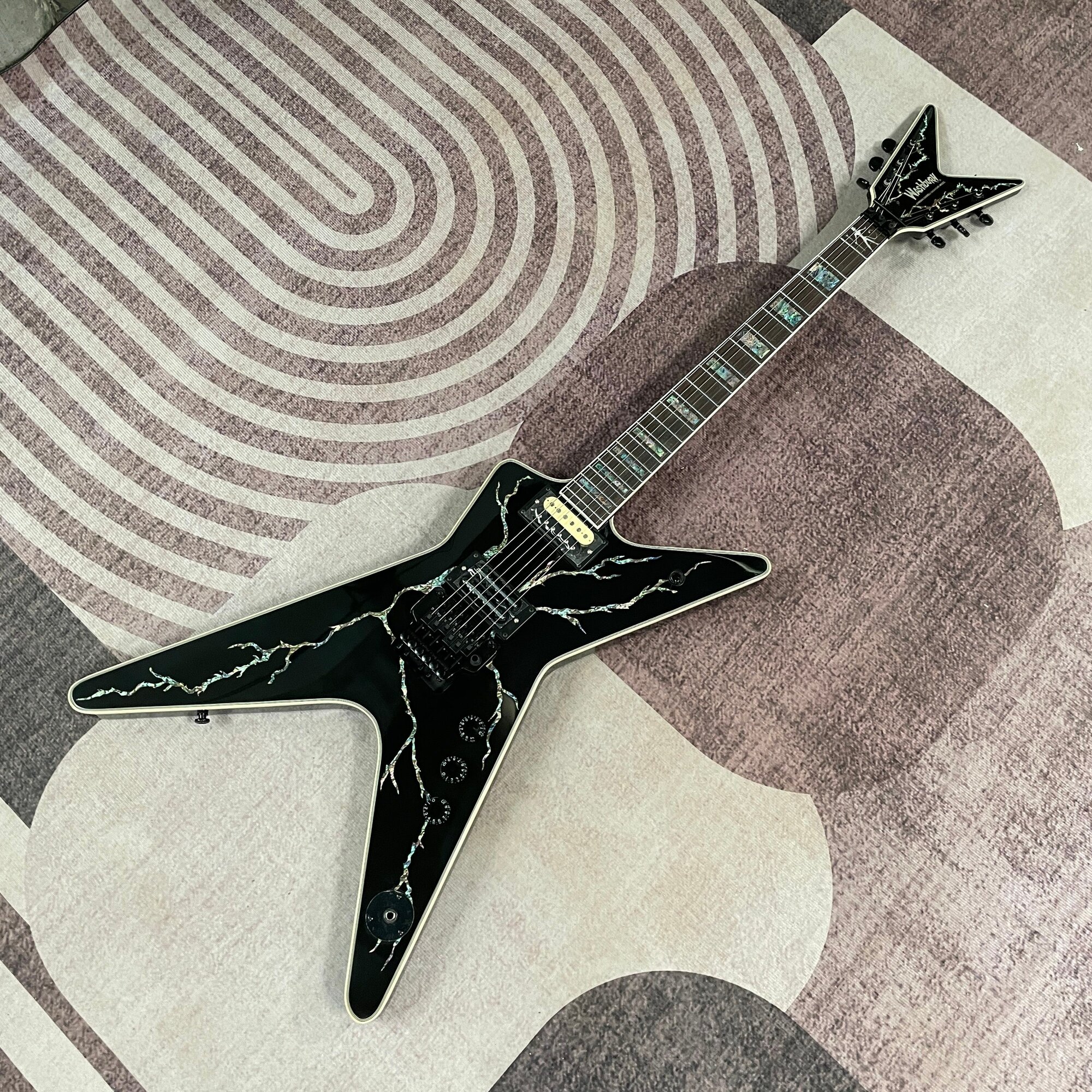 Электрогитара washburn1/Flying V 6-струнная