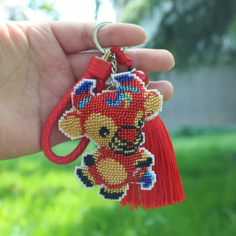 Автомобильный брелок с вышивкой крестом и кожаным шнуром с тасселом, зодиакальный бык, ручная вышивка