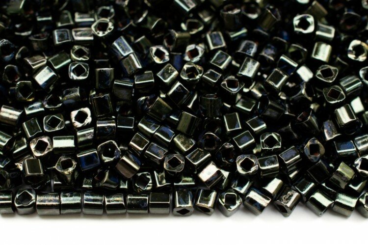 Бисер японский TOHO Cube кубический 1,5мм #Y503 hybrid античный черный металлик, 5 грамм