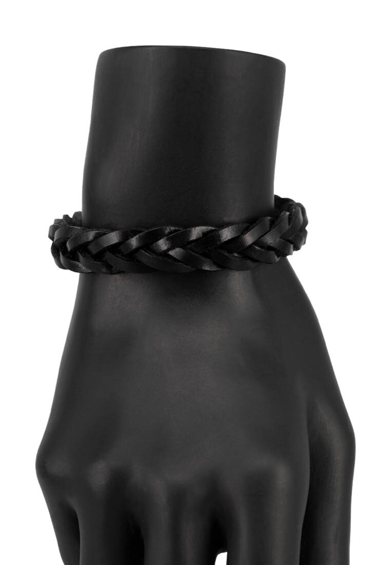 Плетеный браслет