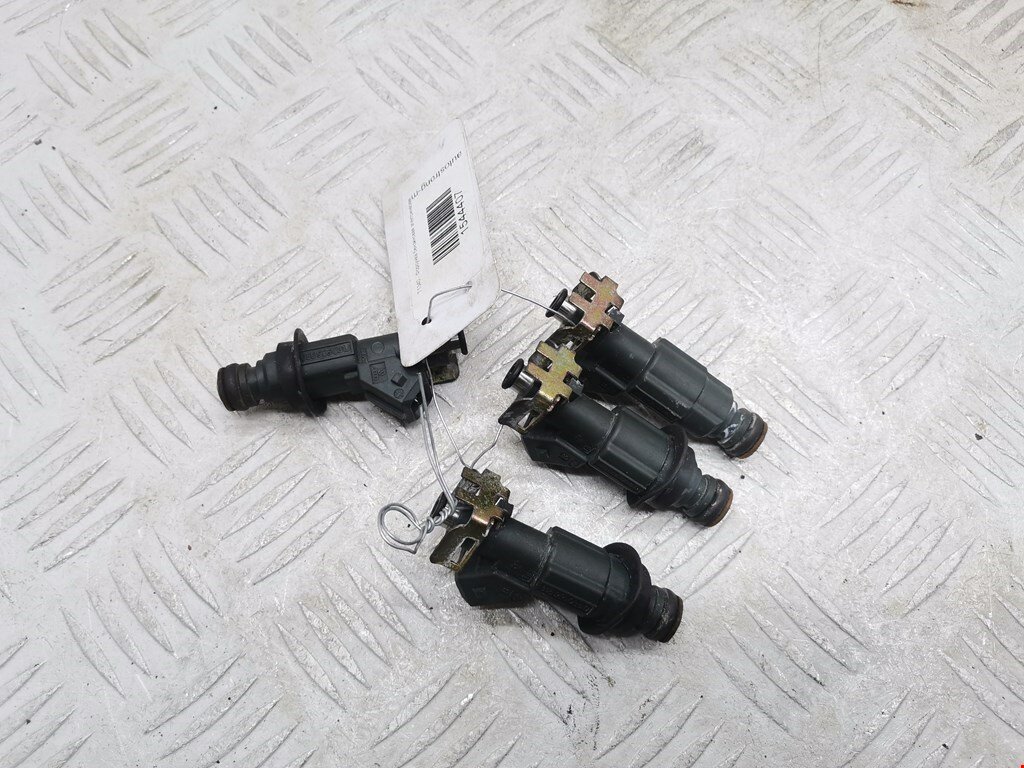 Форсунка бензиновая электрическая Volkswagen Polo 3 030906031J арт. 1544407