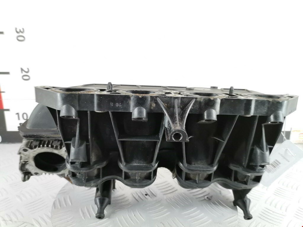 Коллектор впускной Volkswagen Polo 4 036129711DP арт. 1509701