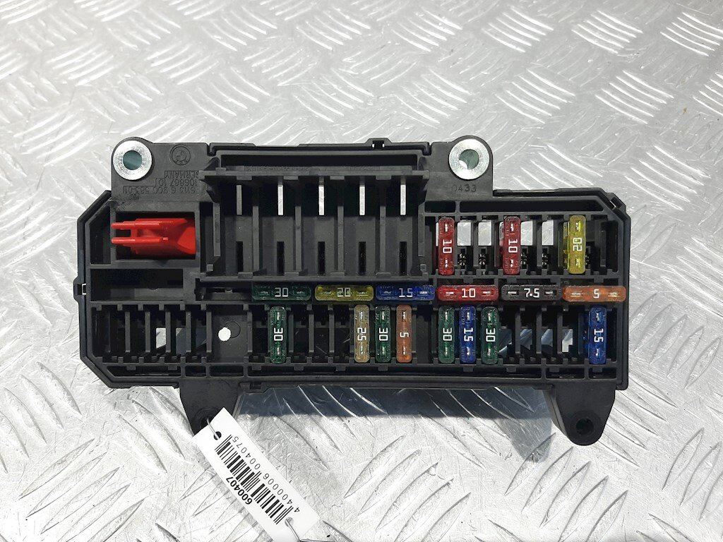 Блок предохранителей BMW 7-Series (E65/E66) 61136900583 арт. 600407