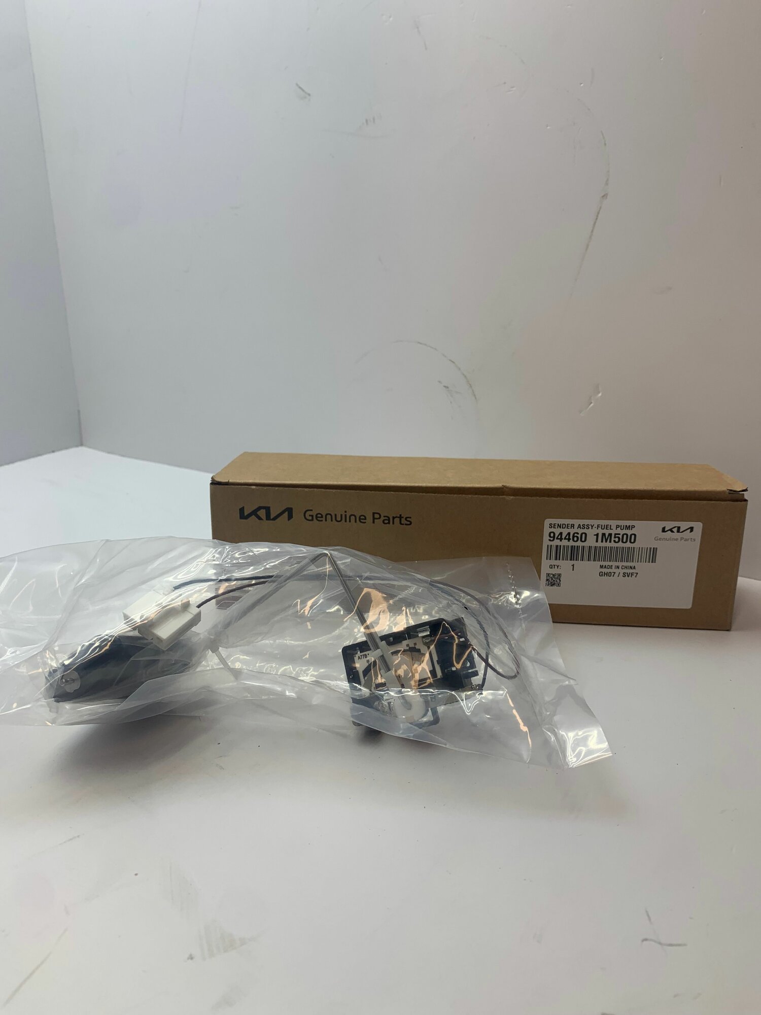 Датчик уровня топлива 944601M500 HYUNDAI/KIA