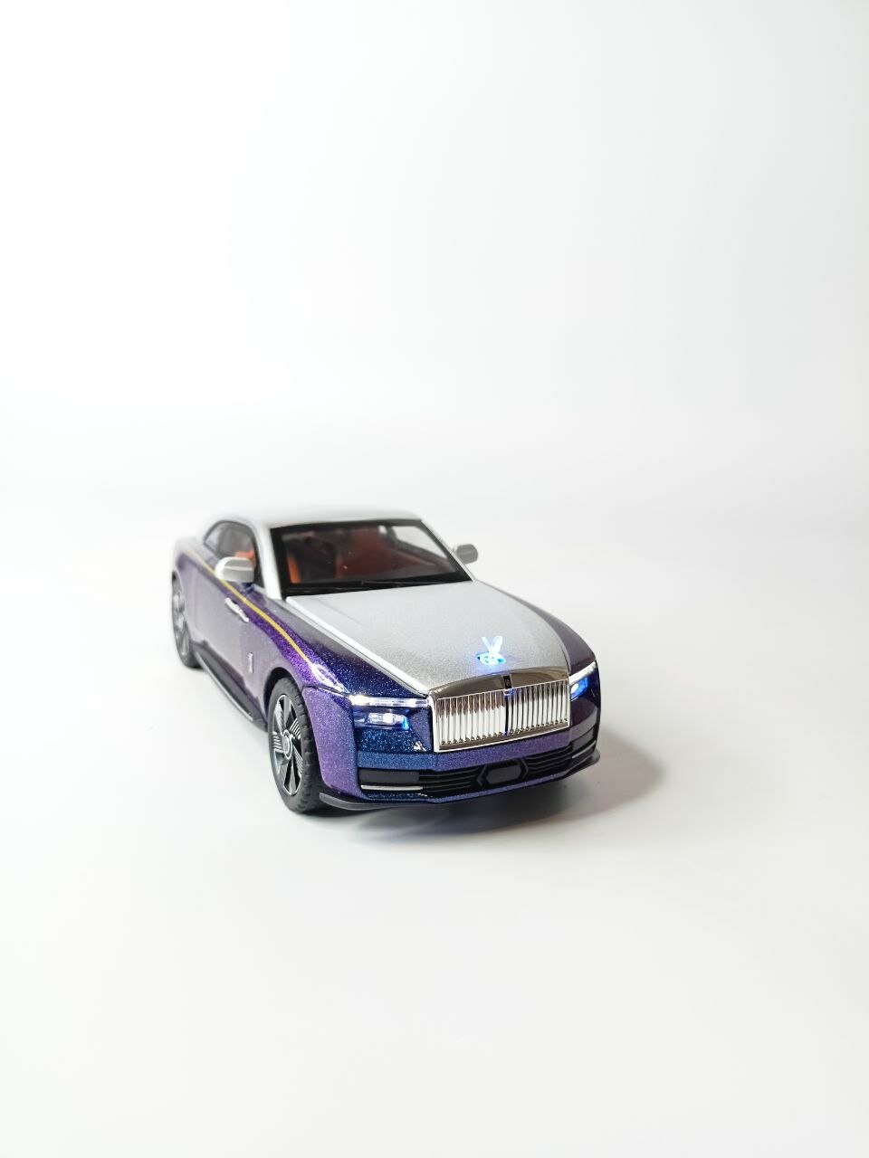 Коллекционная машинка игрушка металлическая Роллс Ройс Спектр Rolls-Royce Spectre фиолетовый серый