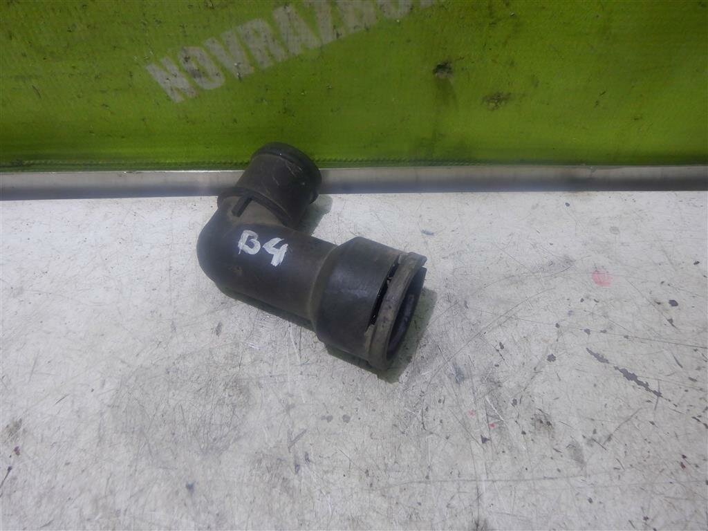 Фланец двигателя системы охлаждения VW Passat B4 94-96