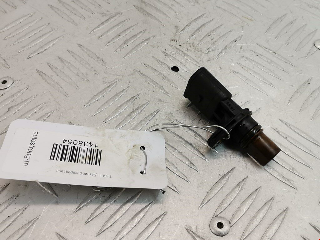 Датчик распредвала Volkswagen Passat 6 06C905163B арт. 1438054
