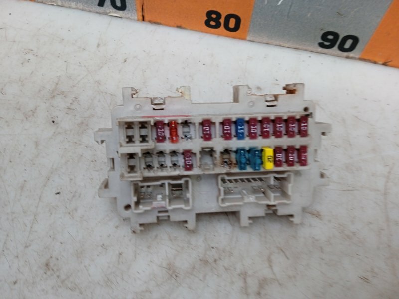 Б/У Ниссан Навара Блок предохранителей Nissan Navara 2007 D40 304037 NISSAN арт. 24350EA00A