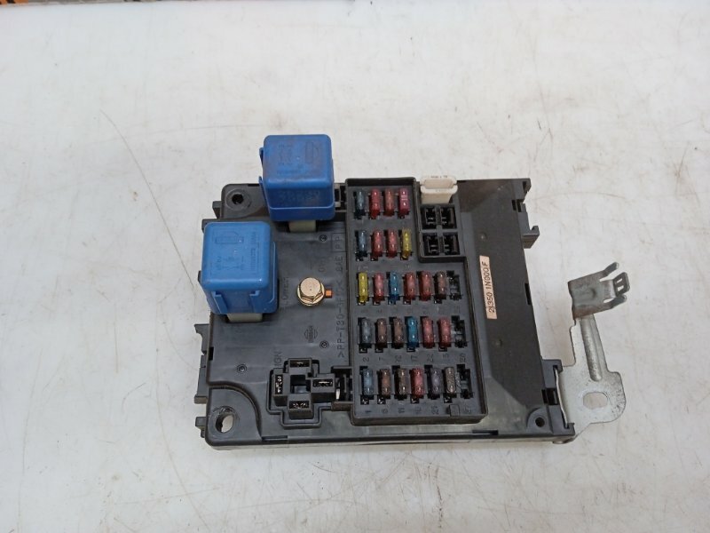 Б/У Ниссан Альмера Н15 Блок предохранителей салонный Nissan Almera 1995-2000 N15 296026 NISSAN арт. 243501N000