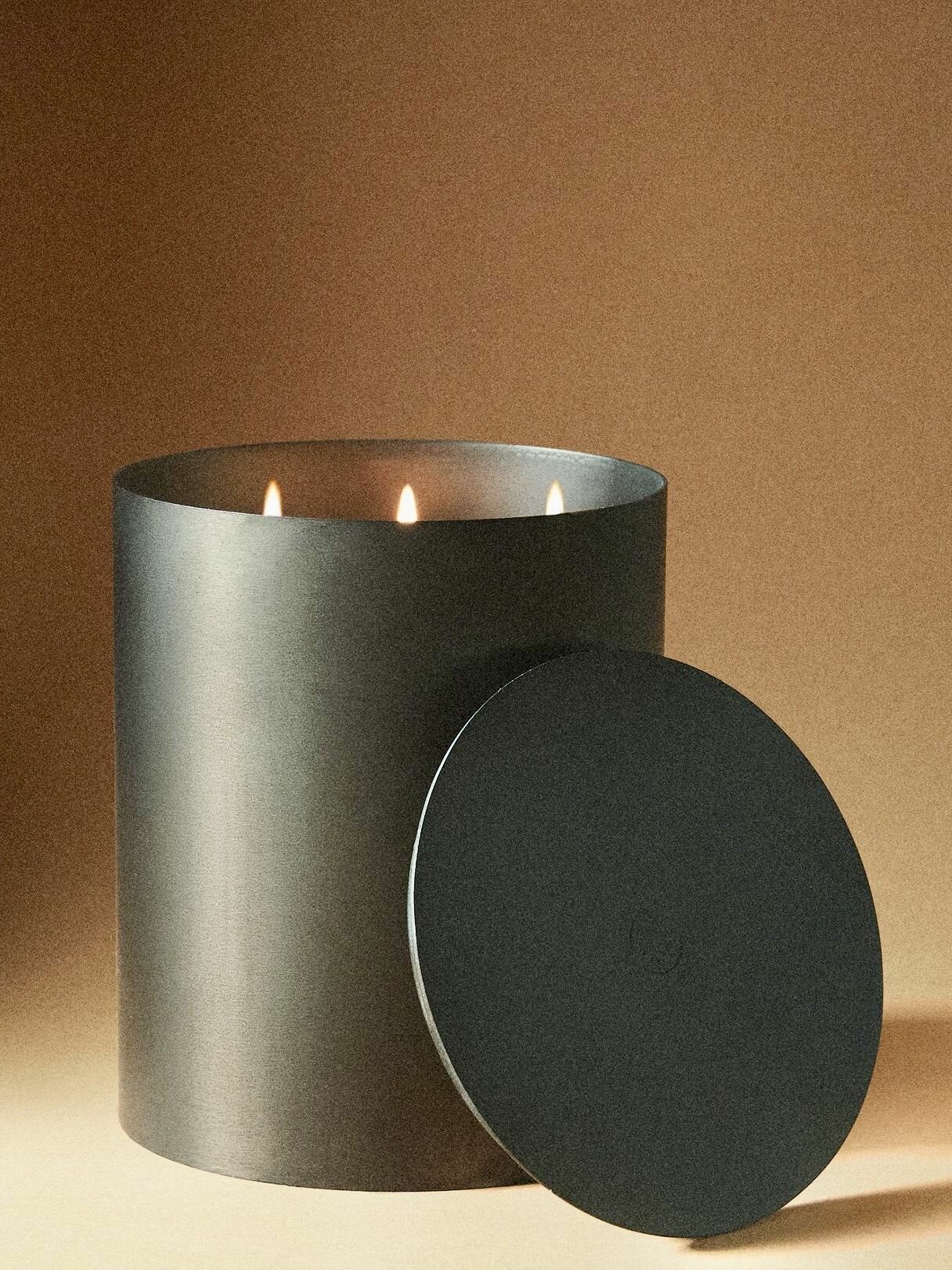 Zara Home SIGNATURE COLLECTION II Ароматическая свеча 700 грамм