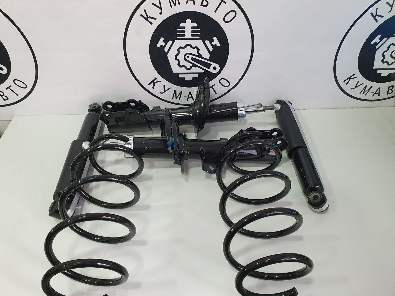 Комплект передние и задние амортизаторы с пружинами Хендай Солярис Hyundai Solaris 10-17. Япония