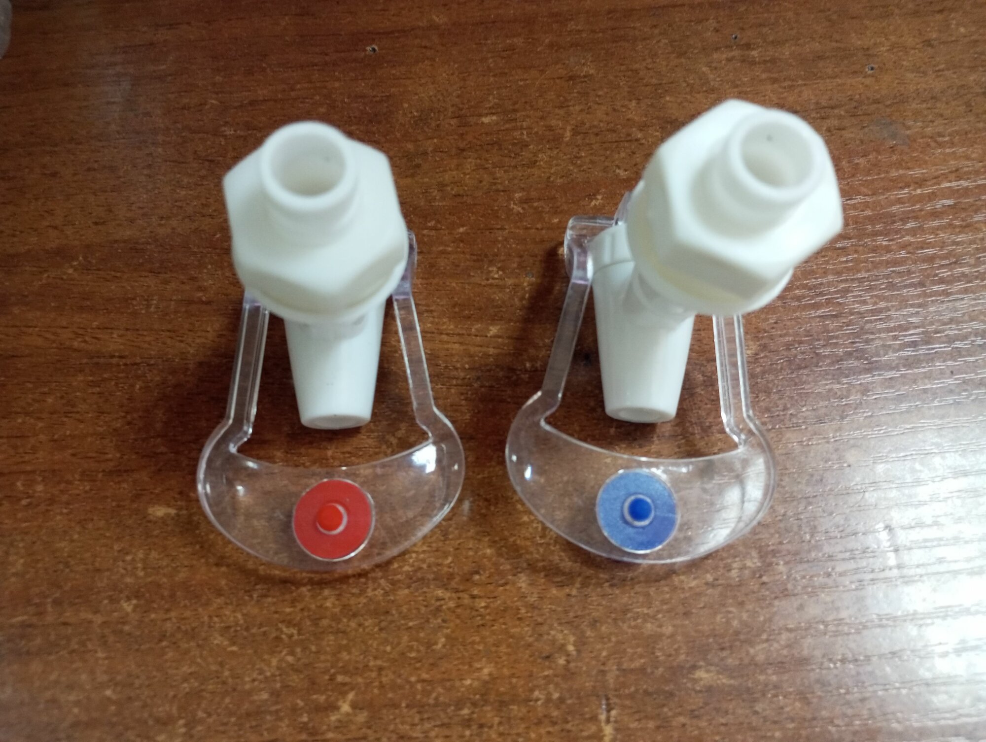 Комплект кранов для кулеров с наружной резьбой 10431819(104340/1)