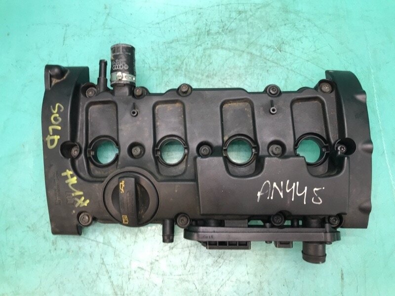 Крышка клапанная (гбц) Audi A4 B7 BWE 6D103469M