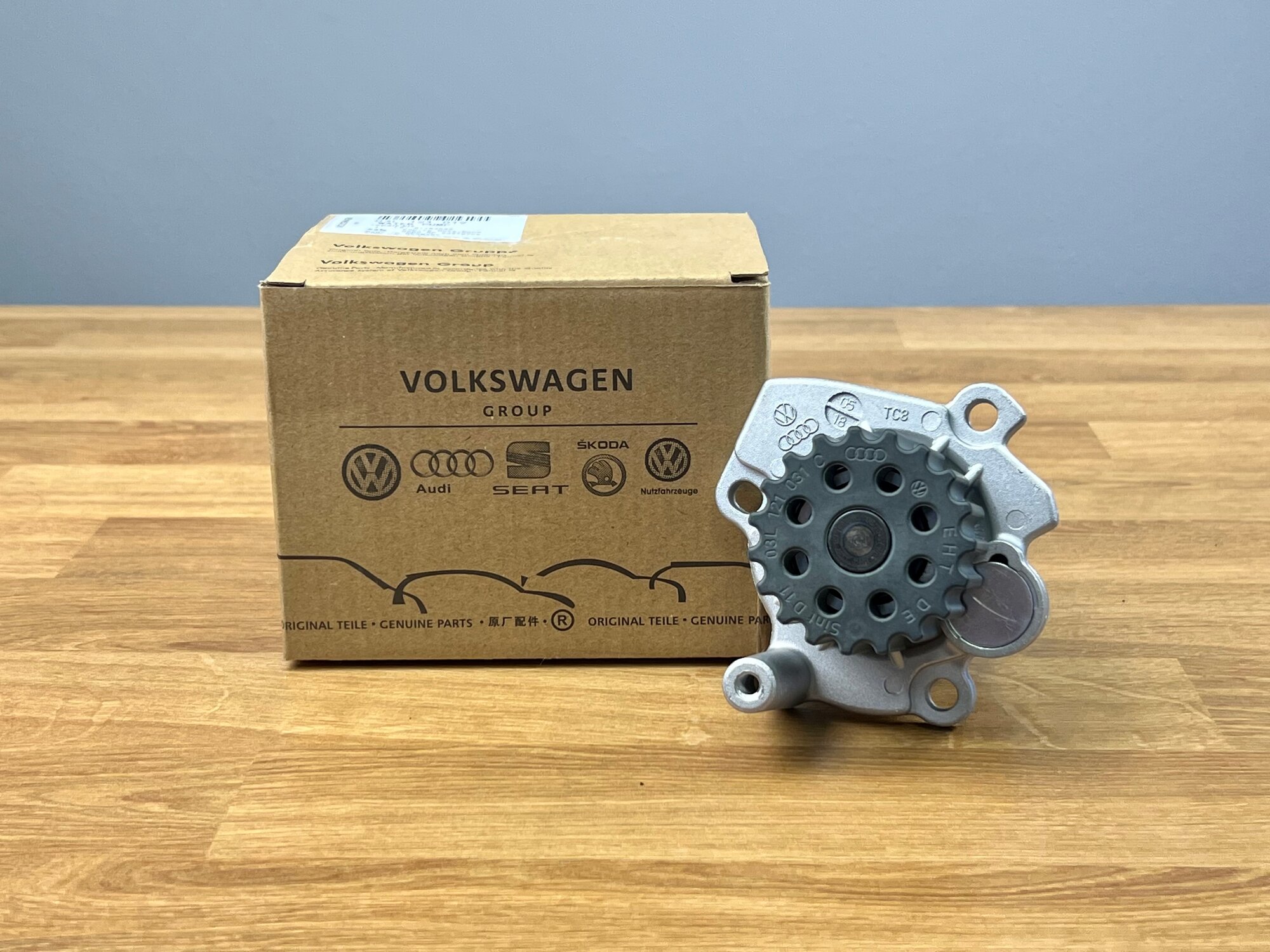 Насос водяной помпа VAG ОЕМ 03L121019 для VW, Audi, Skoda и Seat