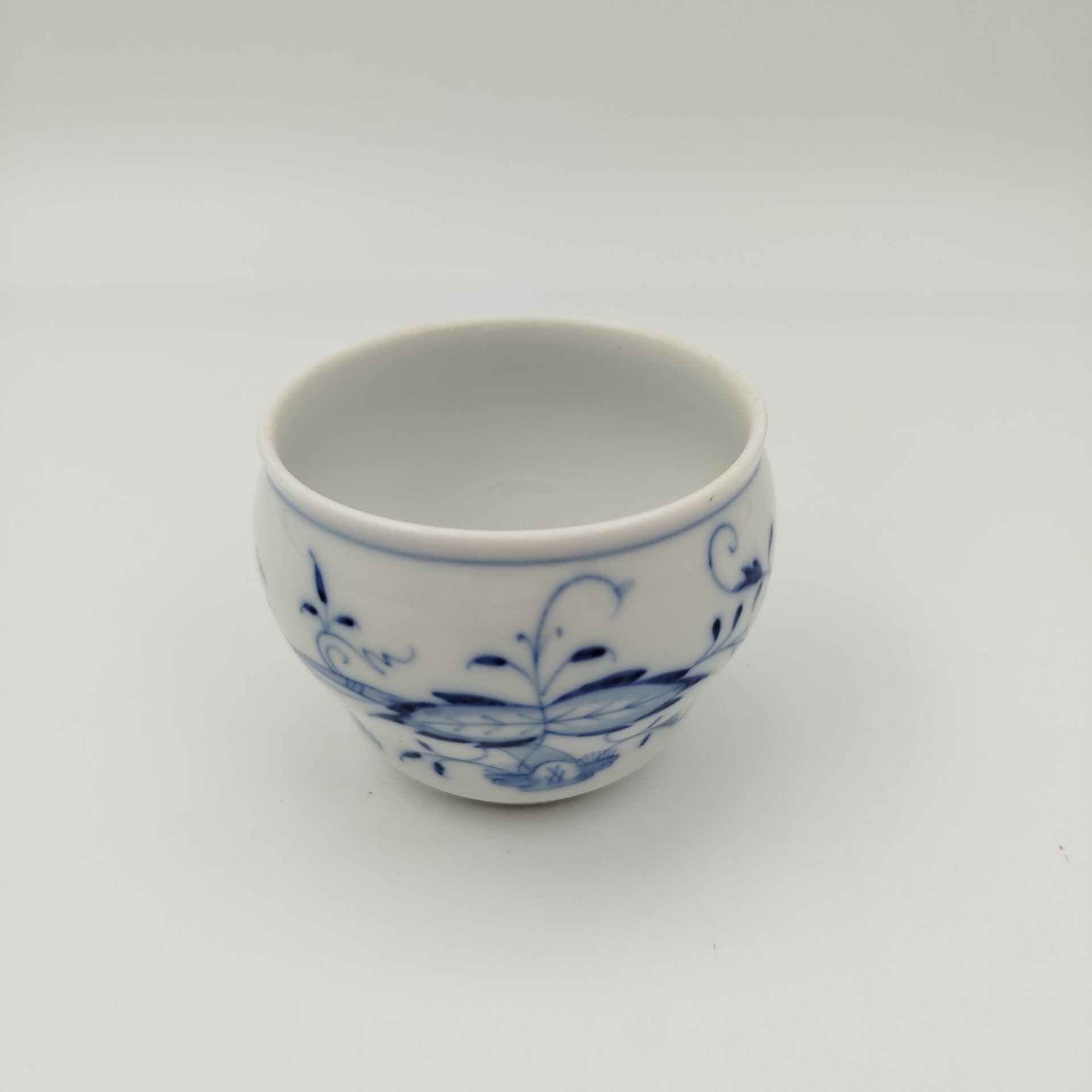 Вазочка (сахарница) "Луковый узор", фарфор, роспись, Meissen (Мейсенский фарфор)