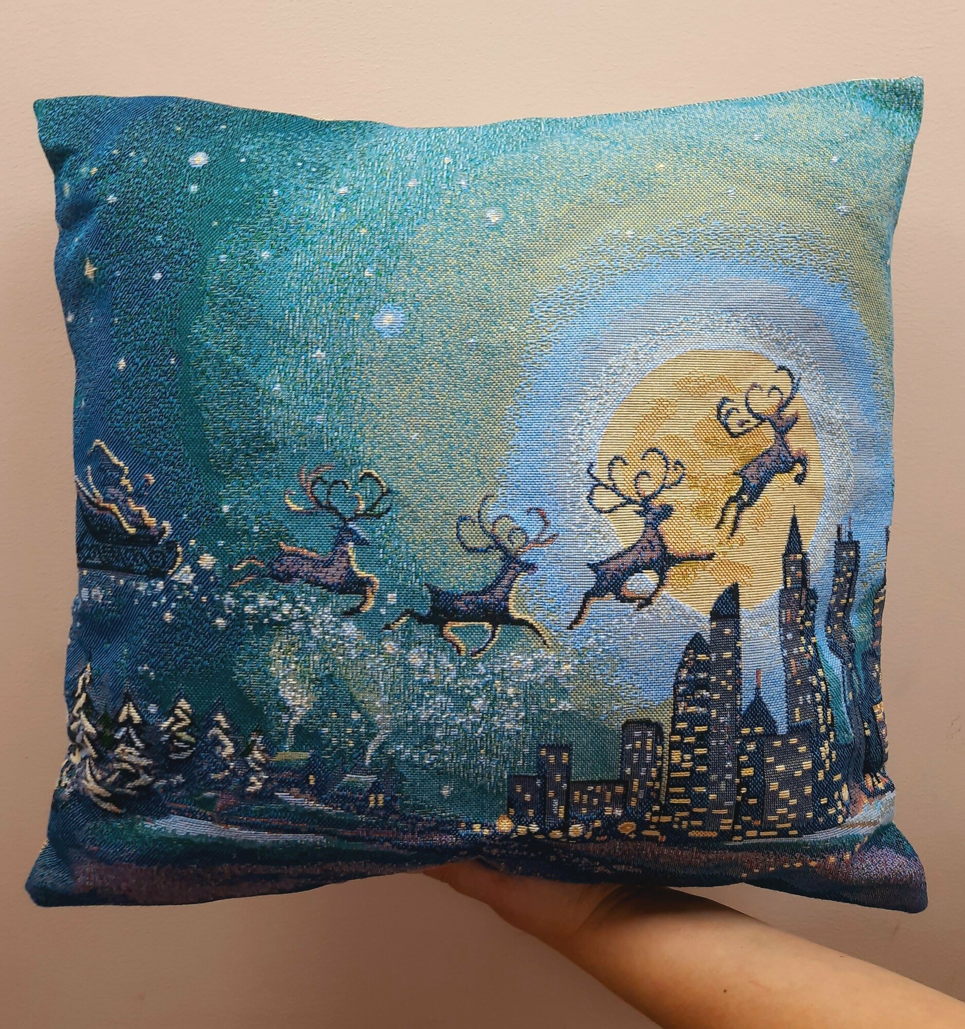 Наволочка декоративная из гобелена 50х50 Сказочная Ночь