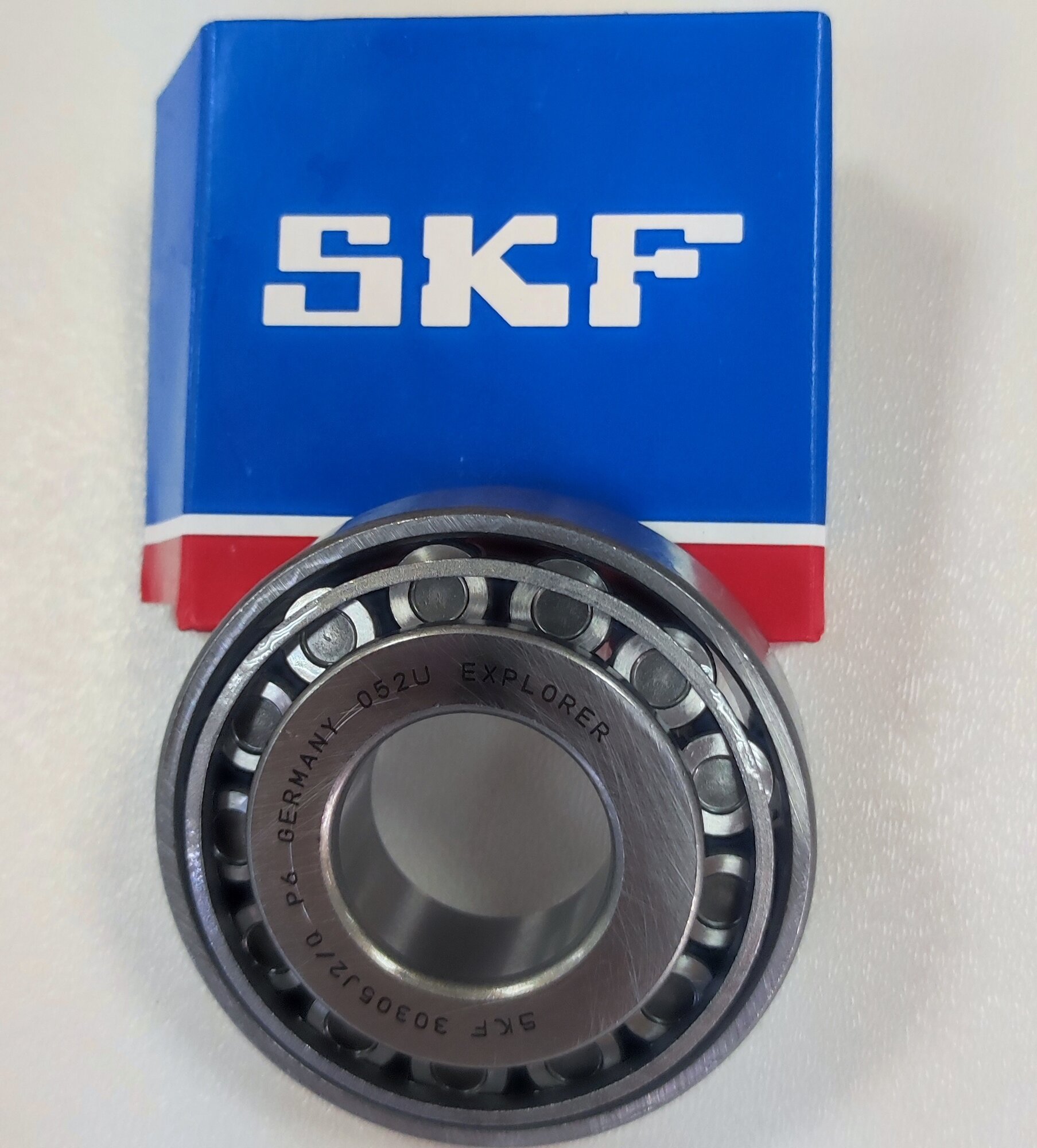 Однорядный конический роликовый подшипник 30305 J2/Q P6, (7305) "SKF"