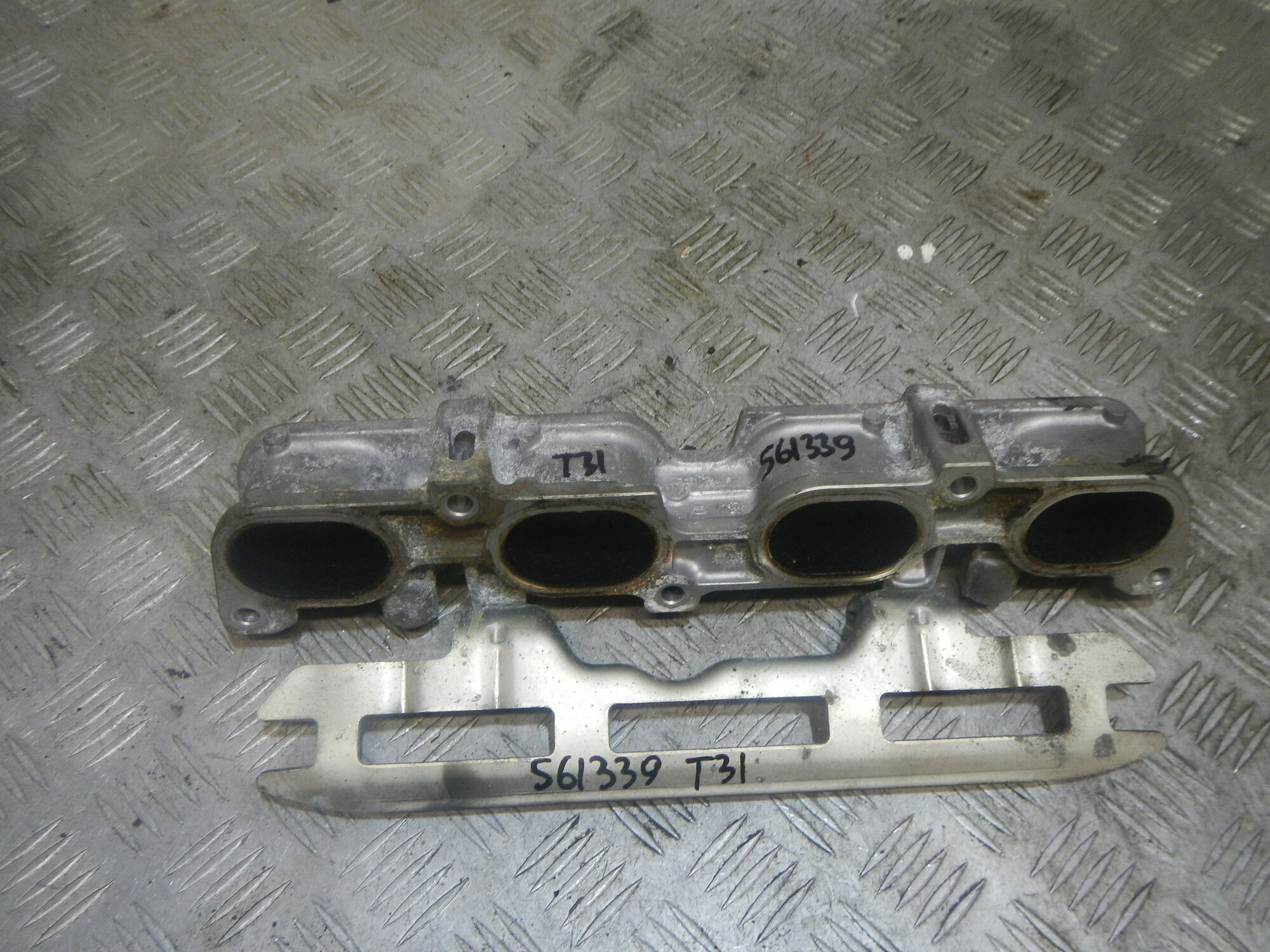 Б/У Коллектор впускной, Nissan (Ниссан)-X-TRAIL (T31) (07-) NISSAN X-TRAIL (T31) (07-) нижняя часть, 2,5 QR25 Без видимых...