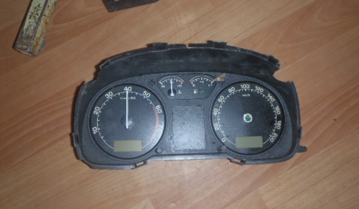 Панель приборов Octavia Tour (A4 1U-) Skoda 1U0920811A