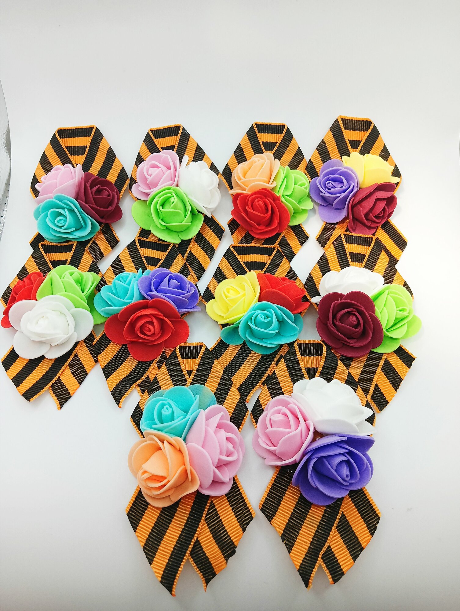 Комплект брошей