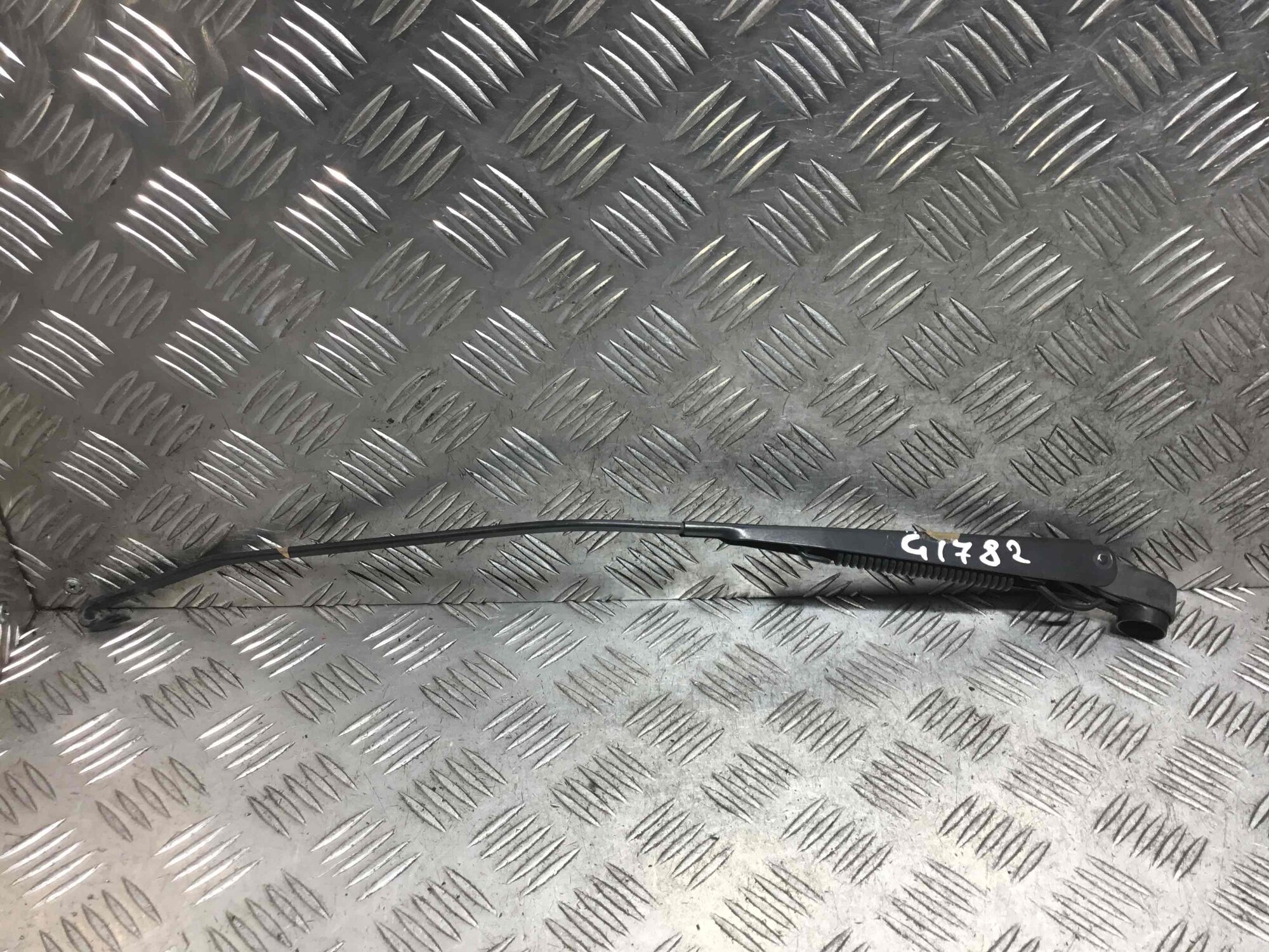 Б/У Щеткодержатель (поводок стеклоочистителя, дворник) Mazda 6 6 I (GG,GY) 2002 - 2007 2002 г.