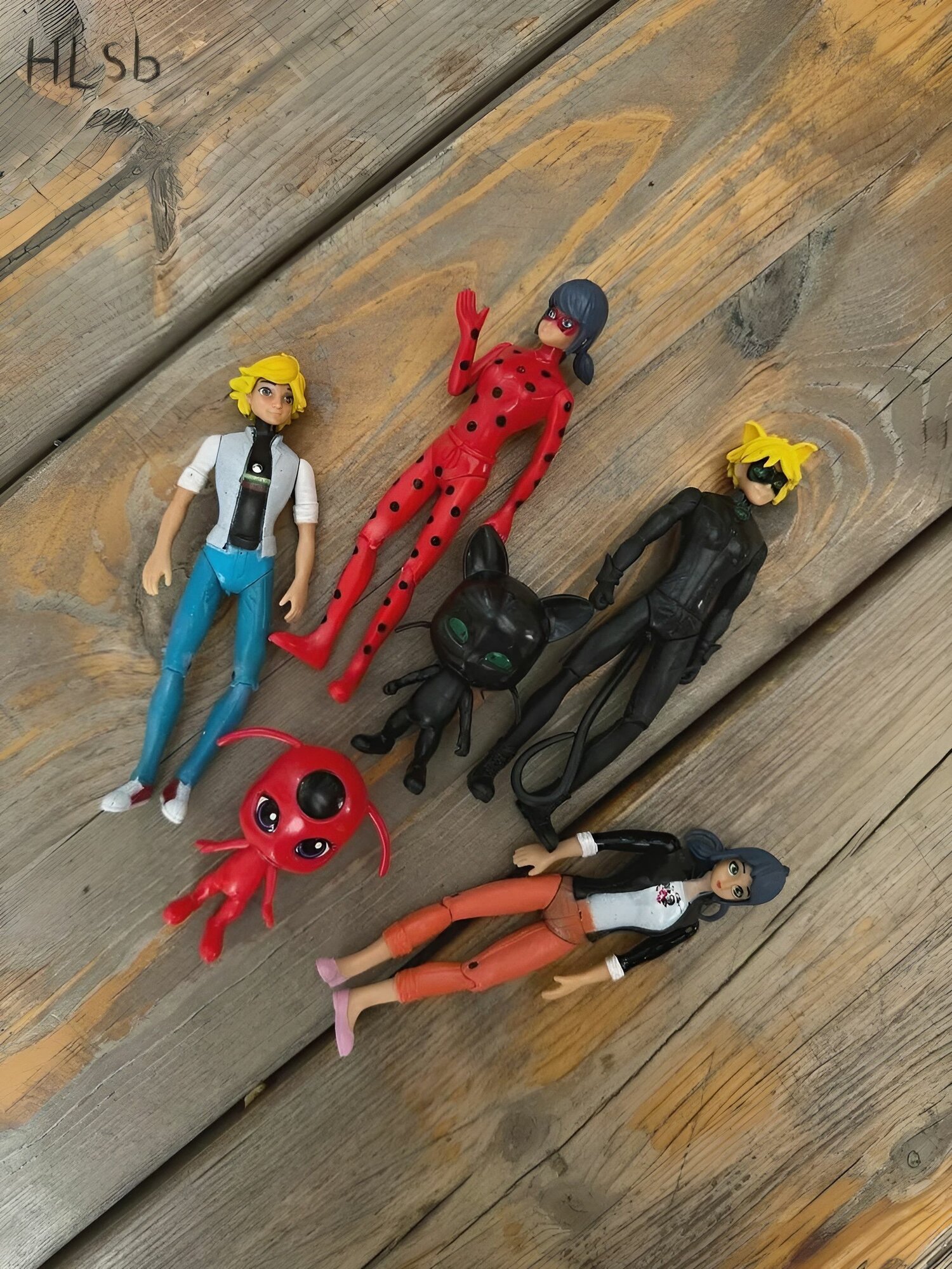 Набор фигурок Леди Баг и Супер-Кот9