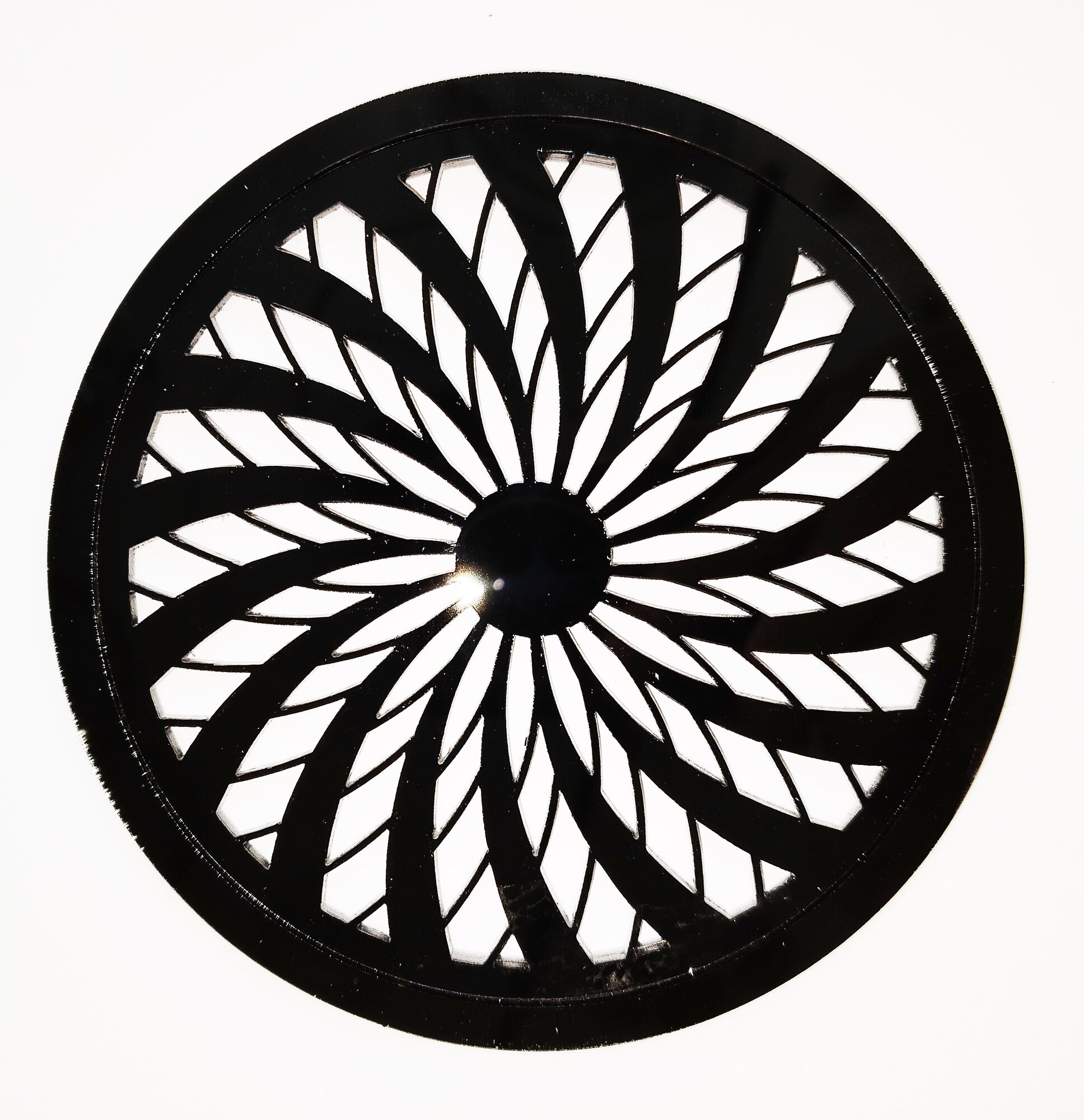 Решетка пластиковая черная (вираж) D100