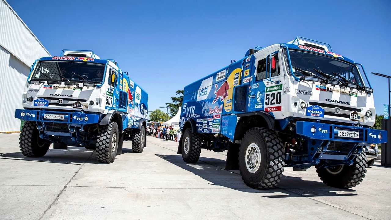 Картина на холсте 110x60 LinxOne "Грузовик камаз ралли дакар" интерьерная для дома / на стену / на кухню / с подрамником