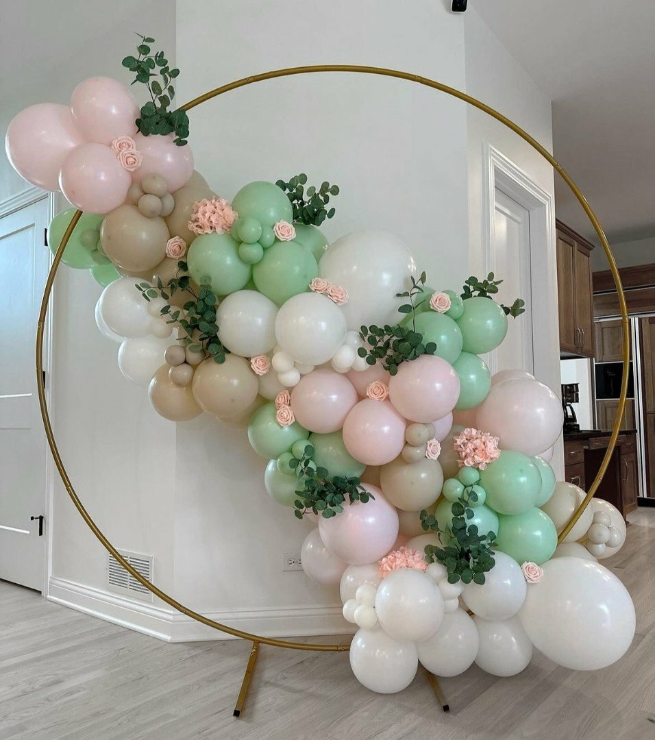 Фотозона из шаров на каркасе "Желанные эмоции"