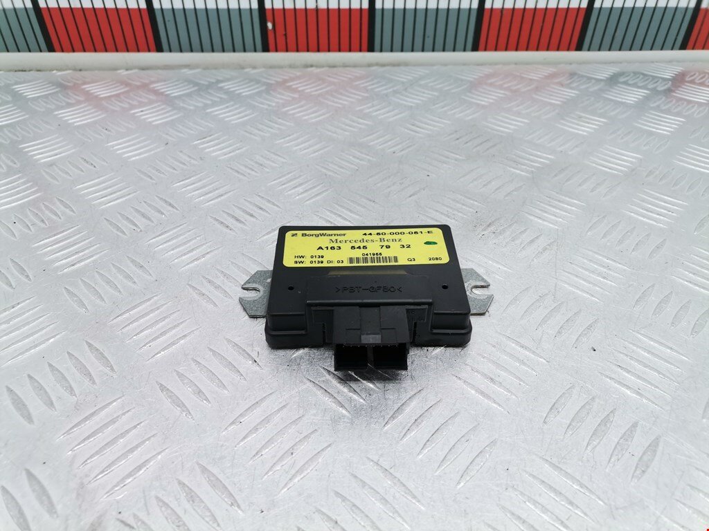 Блок управления раздаточной коробкой (полным приводом) Mercedes ML-Class (W163) A1635457932 арт. 2030916