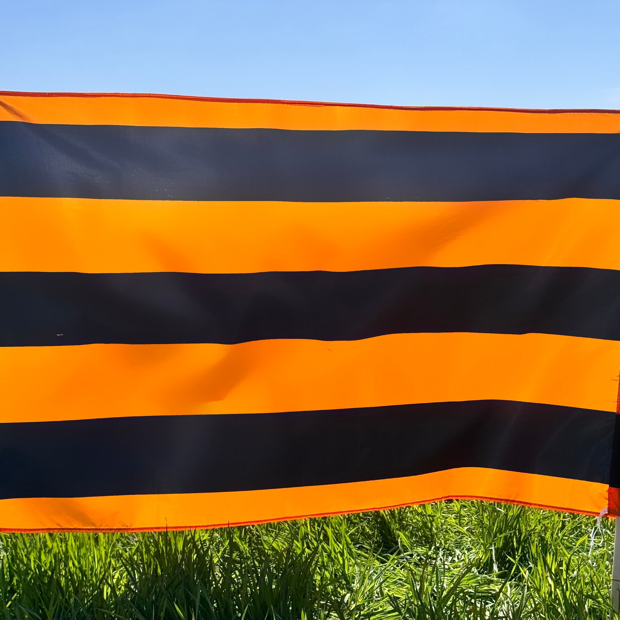 Флаг Георгиевская лента большой 90х145см с древком флагштоком деревянной палкой держателем/ Бронетанковые