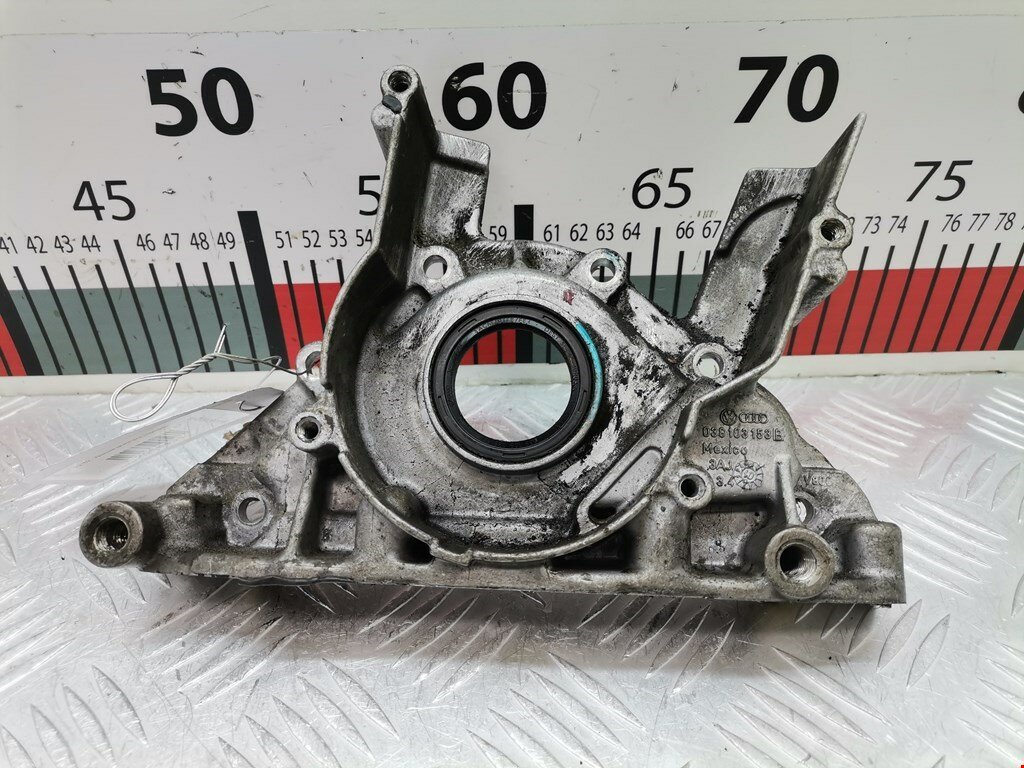 Крышка двигателя передняя Audi A3 8L 038103153B арт. 2069431