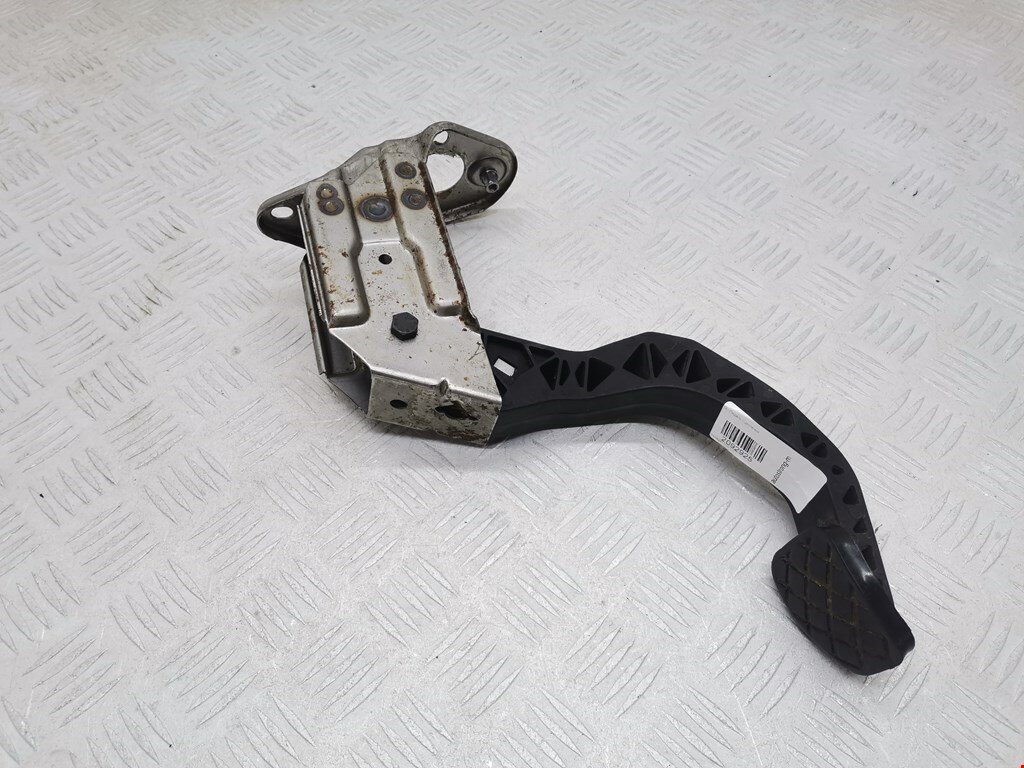 Педаль сцепления Volkswagen Fox 6Q1721321C арт. 2092925