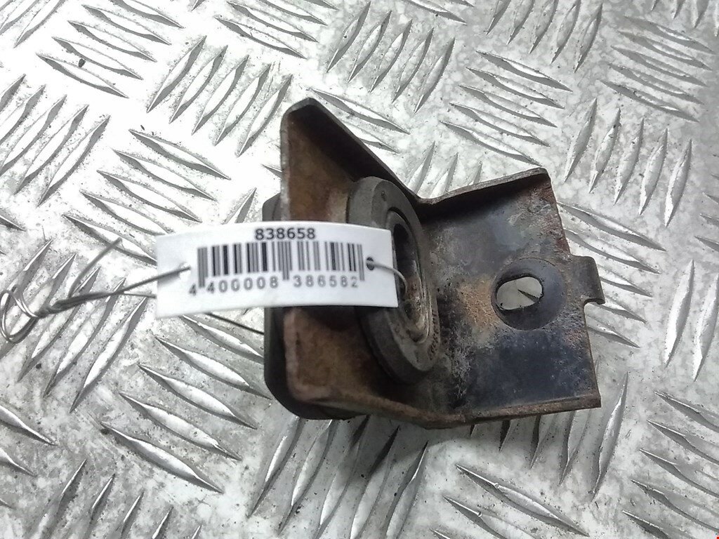 Кронштейн (крепление) радиатора Chrysler Voyager 4 05080682AA арт. 838658