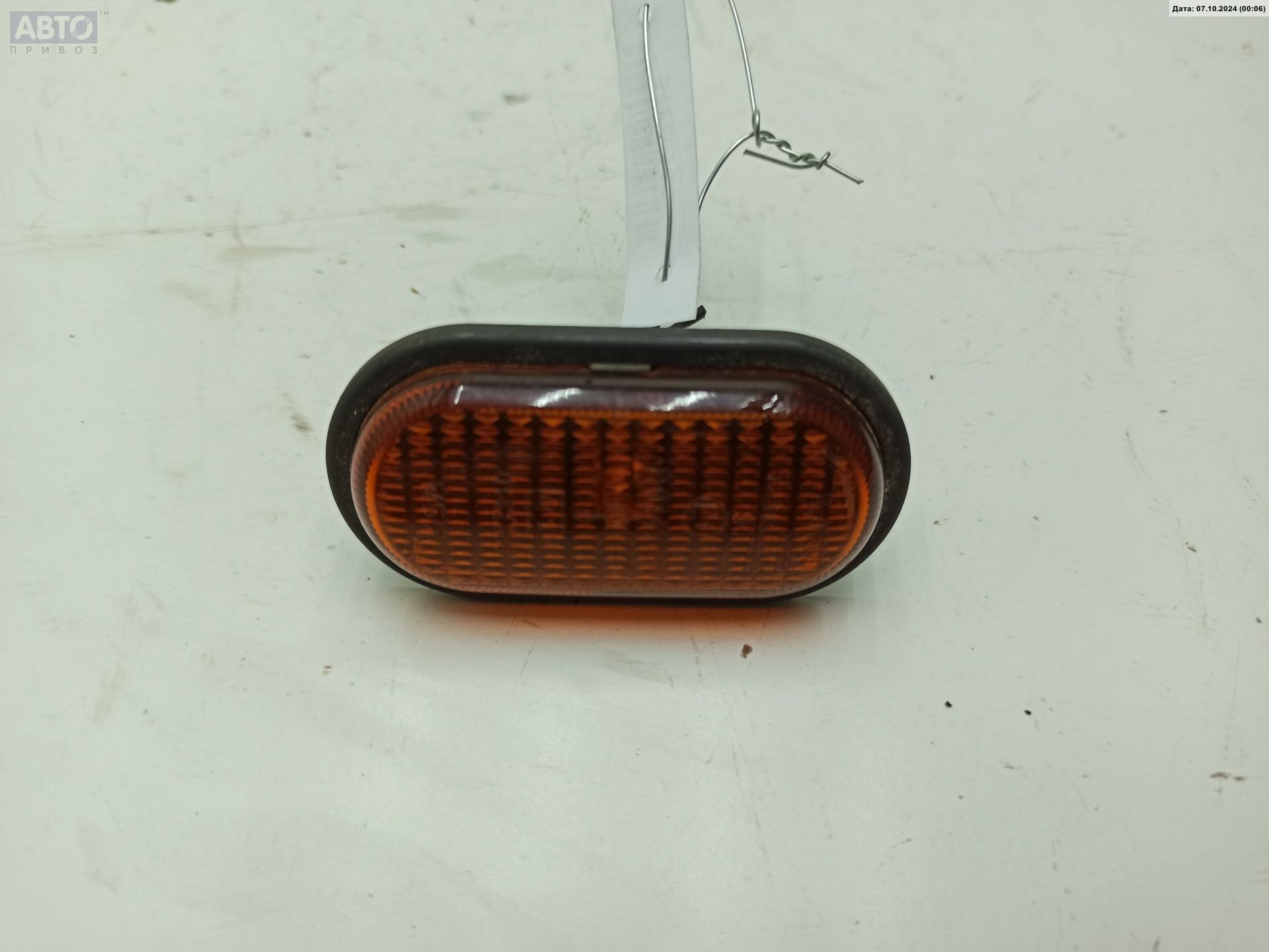 Повторитель поворота правый Renault Kangoo 1 (1998-2008)