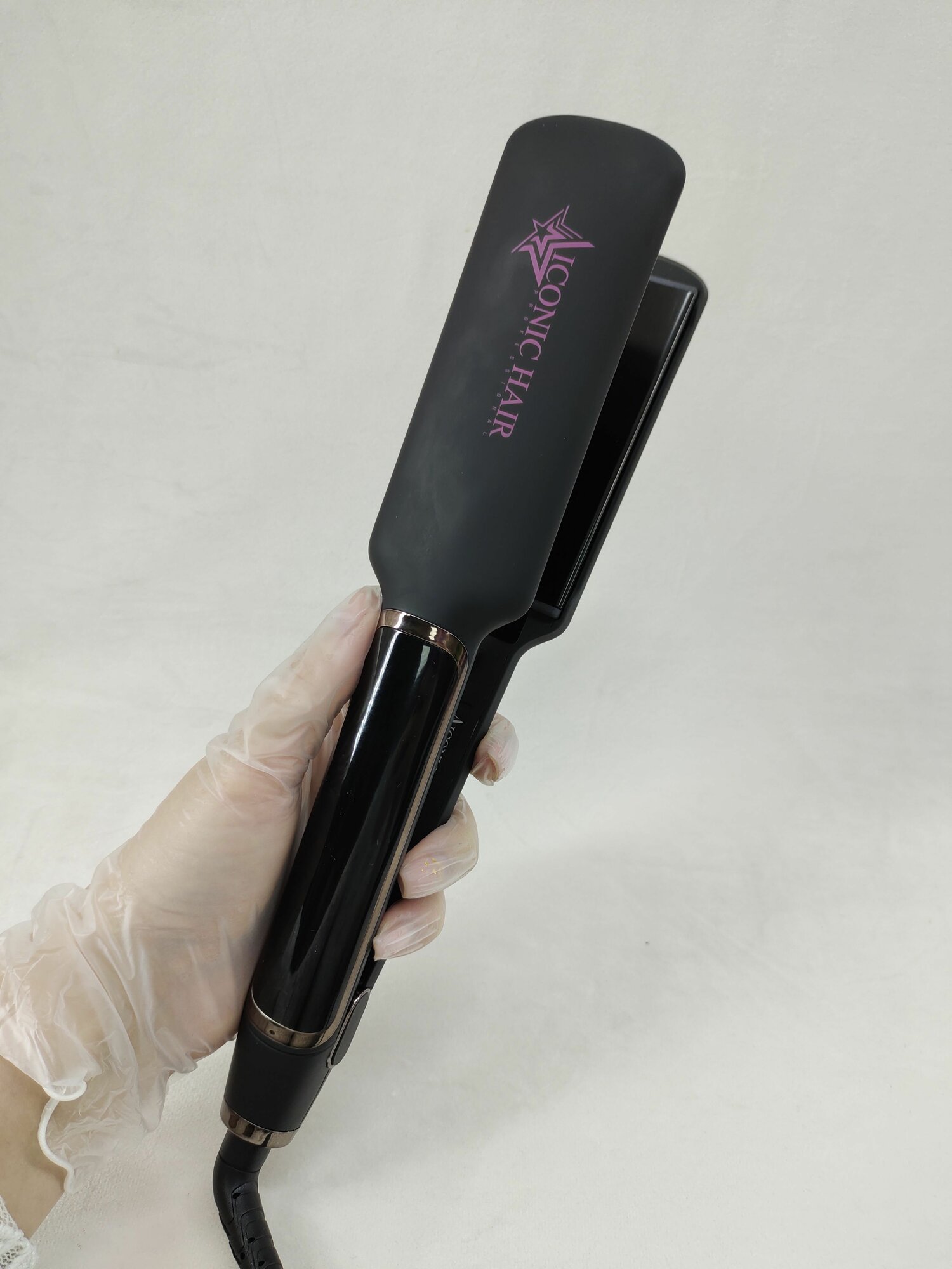 Утюжок титановые пластины Iconic Hair Черный матовый