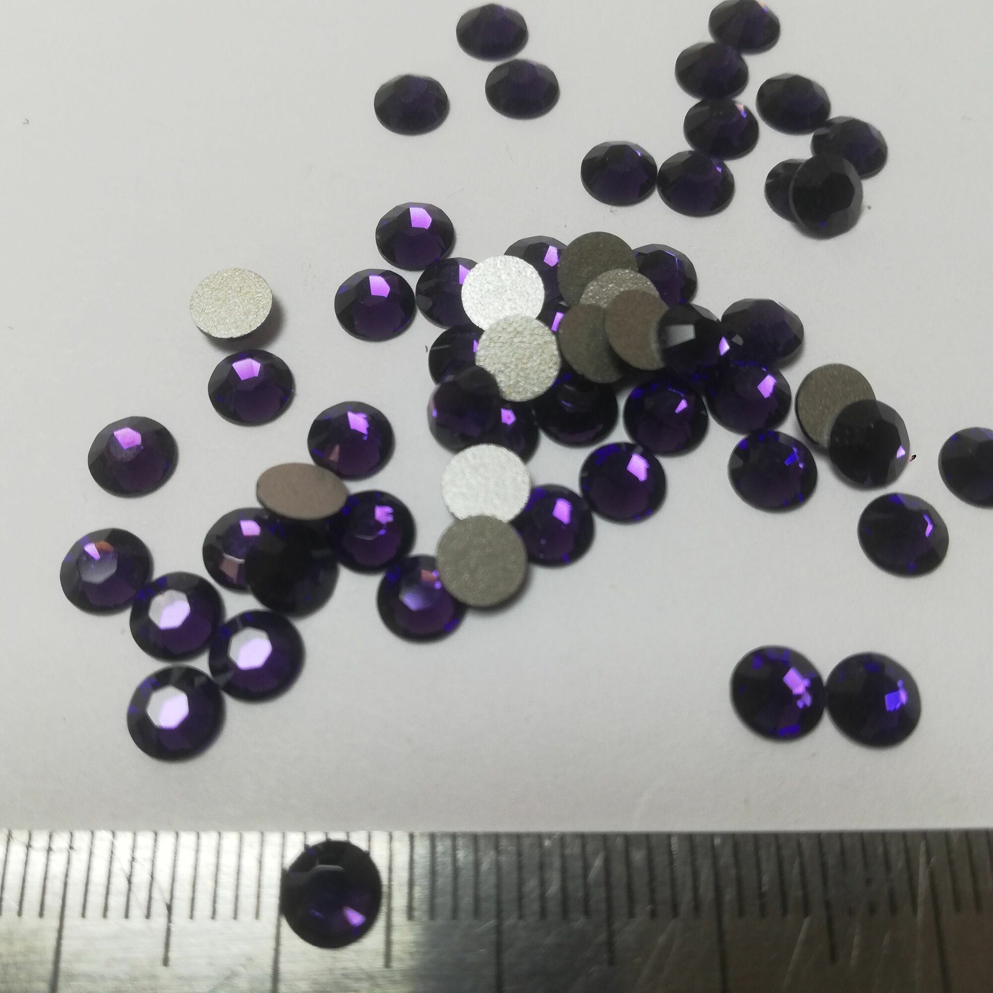 Клеевые стразы Сваровски ss 20 192 шт 4.7 мм