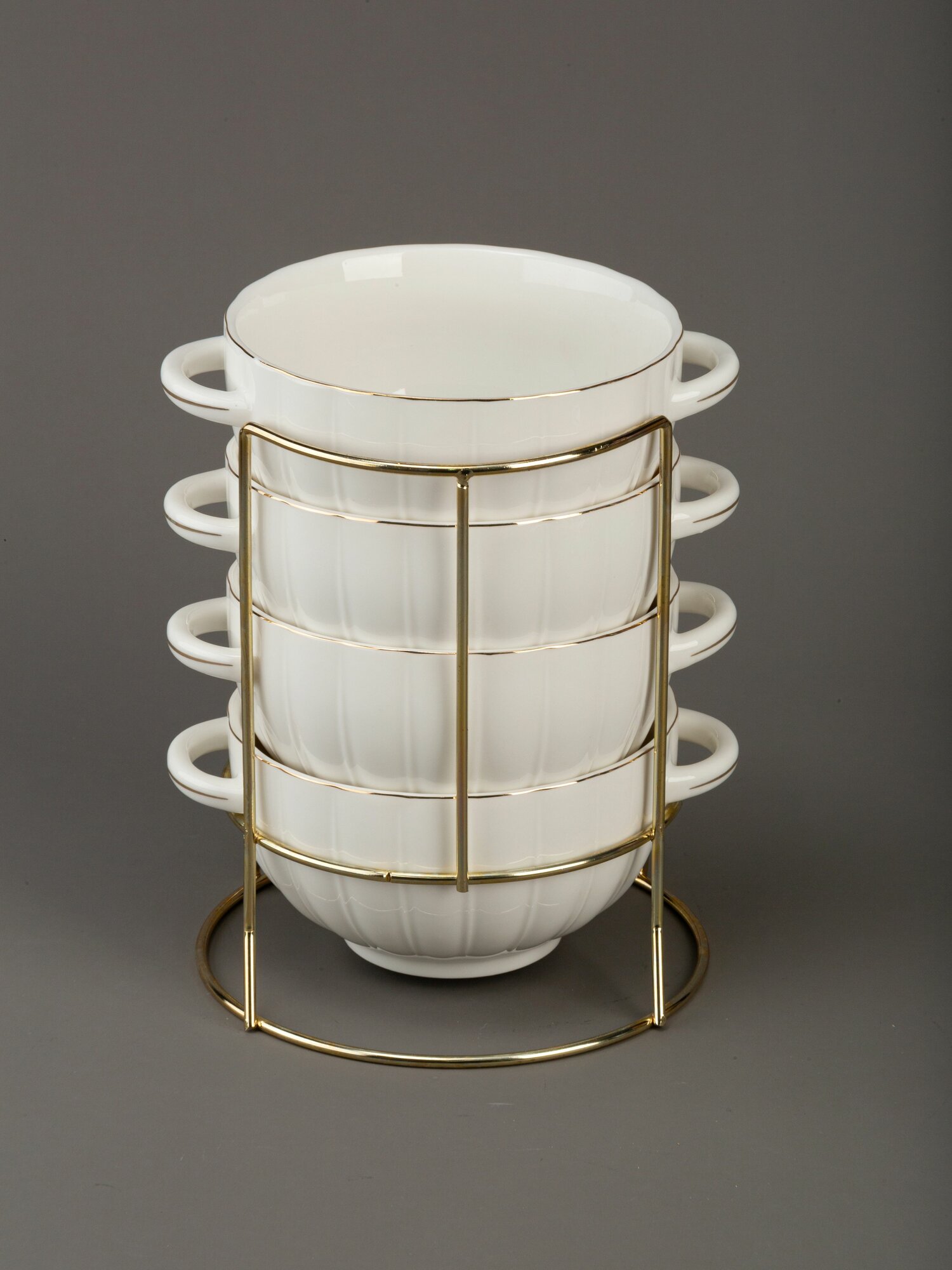 Набор бульонниц фарфоровых на подставке по 650 мл