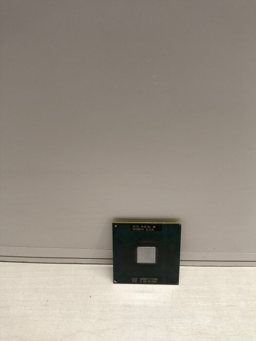 Процессор Intel Celeron T3500 SLGJW 2.00/1M/800 Socket P mPGA478MN