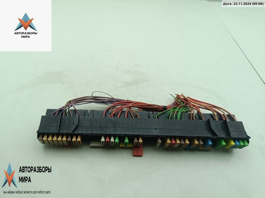 Блок предохранителей BMW 5 E39 рест. 2000 8366570